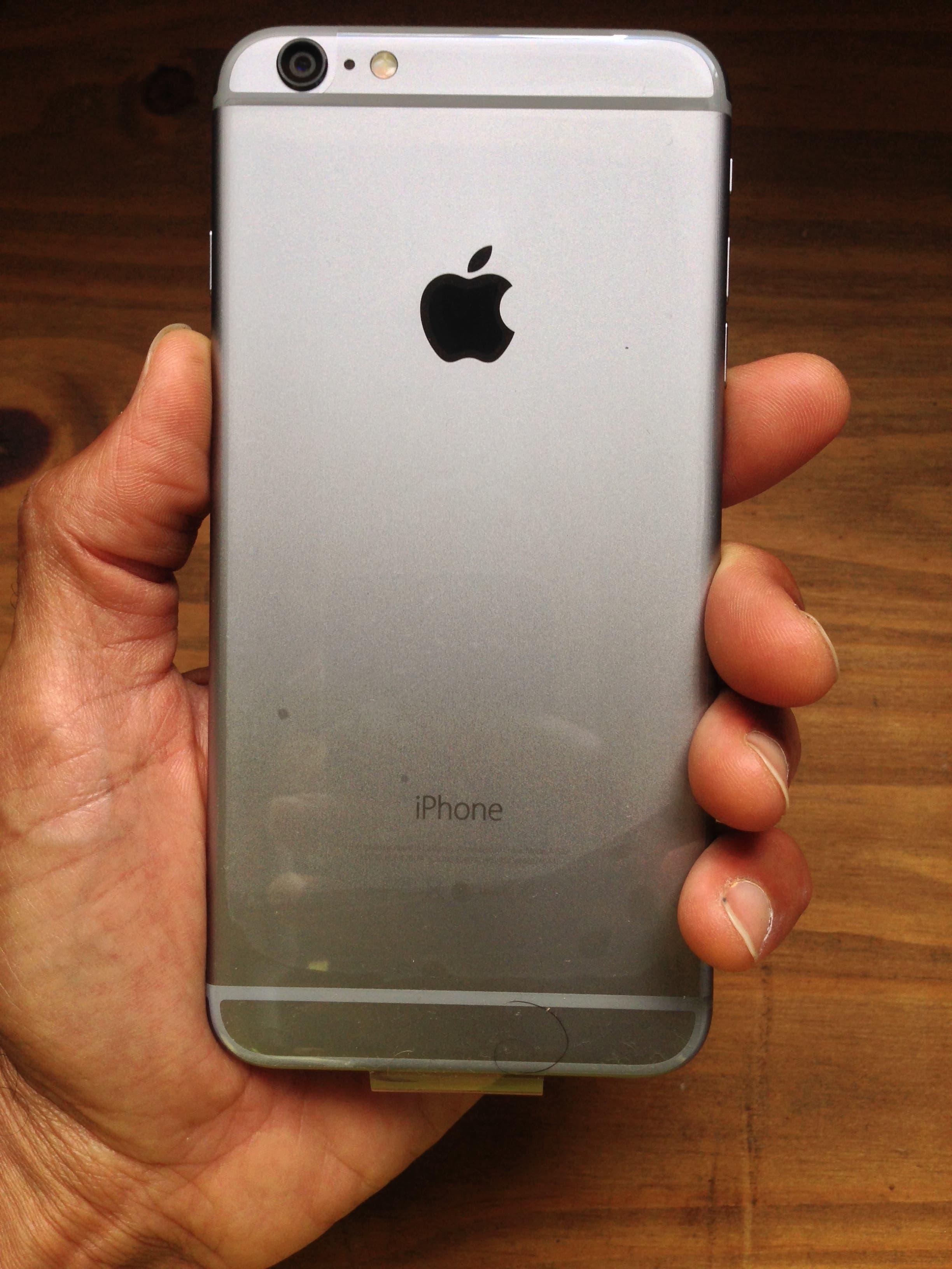 Hello iPhone 6 Plus: First Impressions and Unboxing