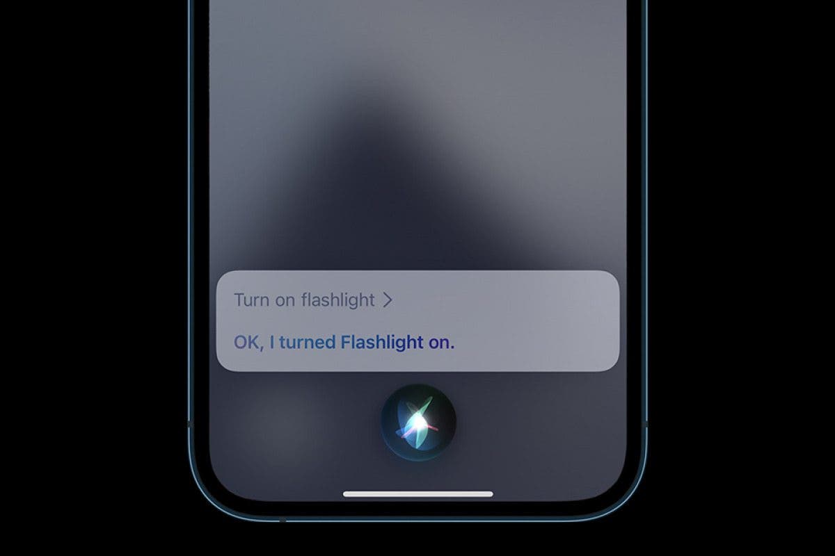 How to Use Siri to Turn Your Flashlight on iPhone On & Off