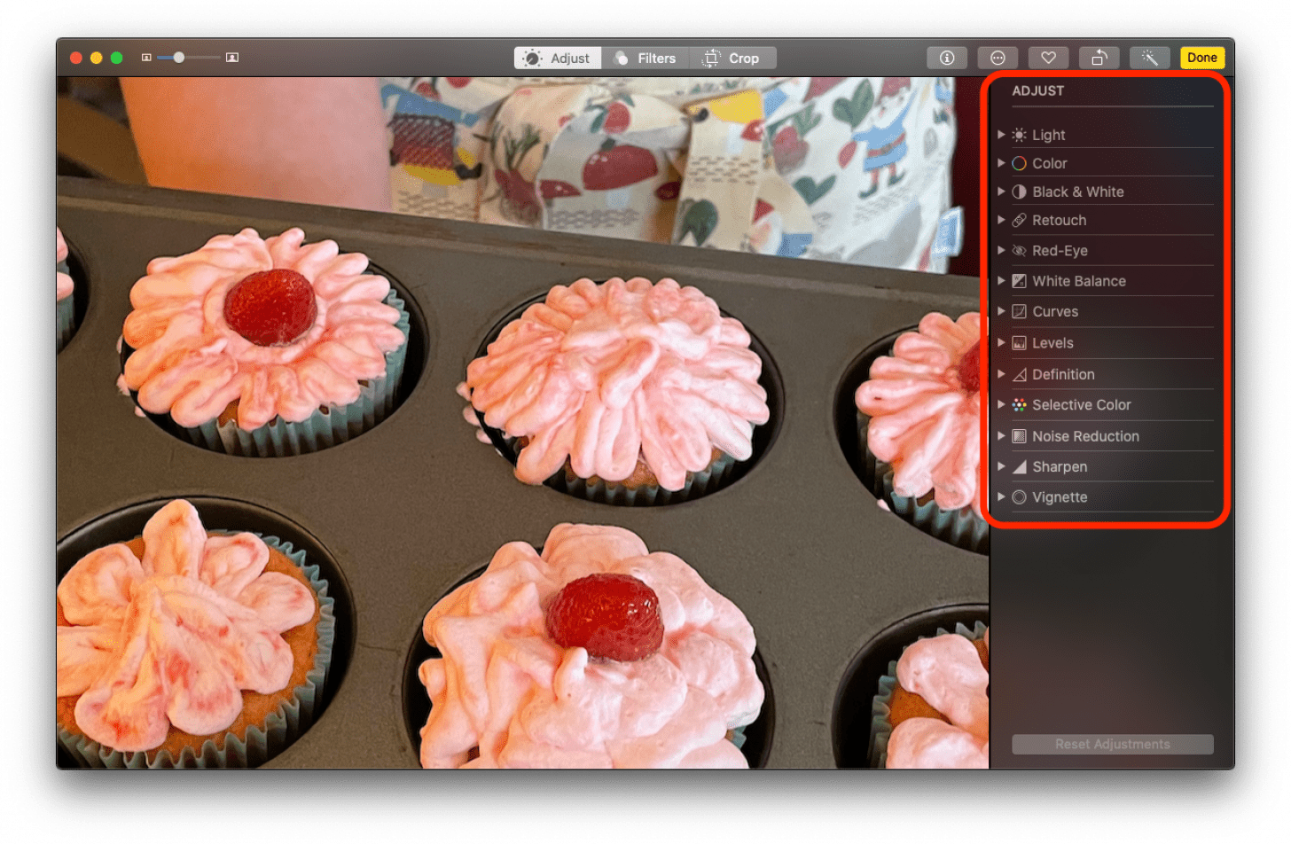 How to Zoom In & Out of a Photo on Mac